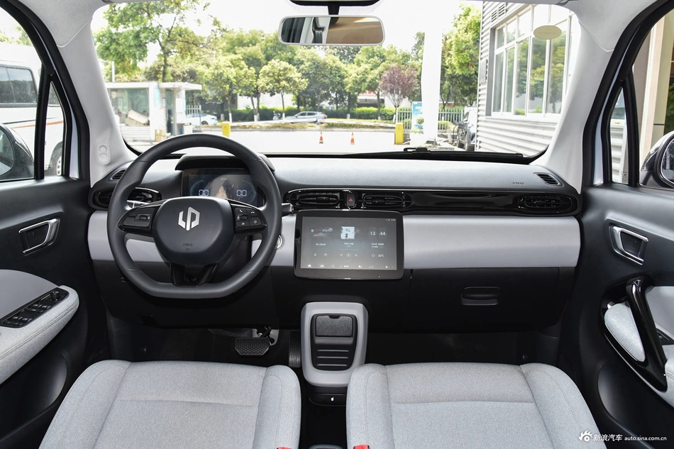 【零跑汽车2023款零跑T03 310轻享版】报价_参数_图片 – 新浪汽车